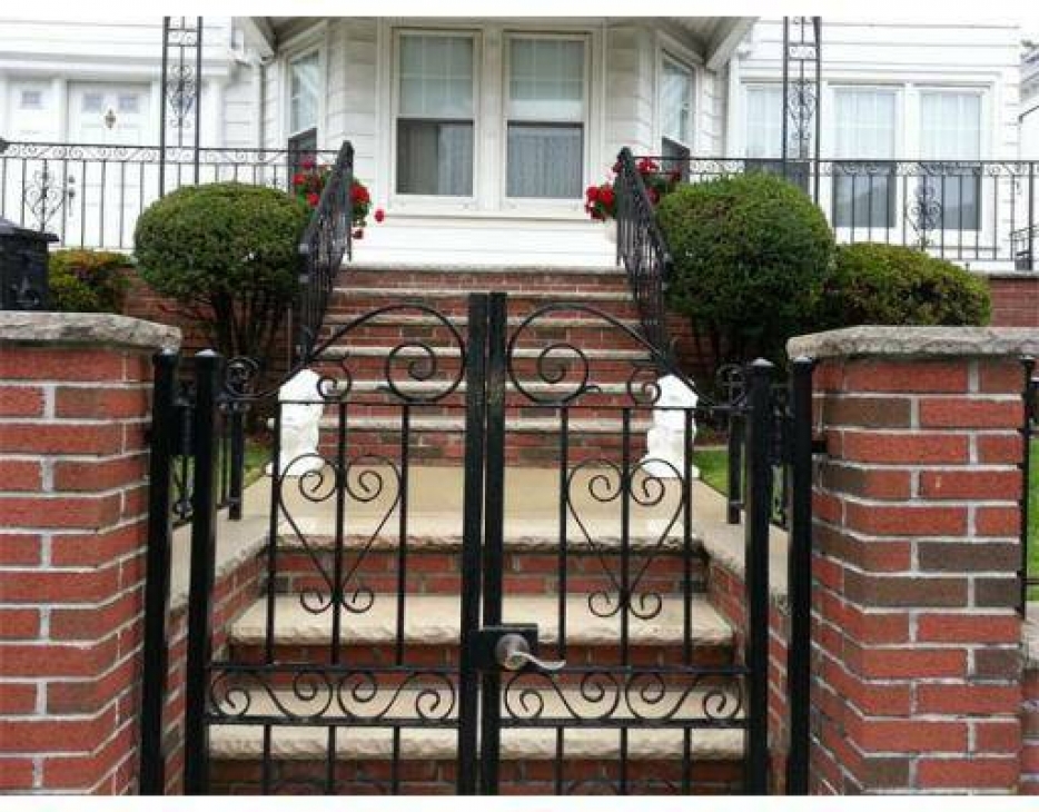 Gates 02 - Boston Iron Works